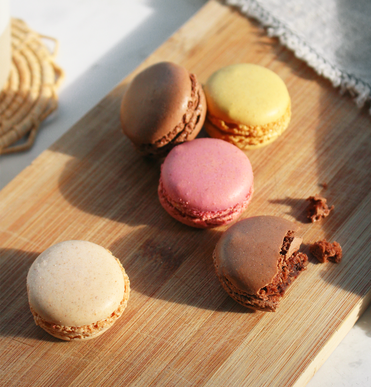 Classic Macarons Box – Le Chic Pâtissier
