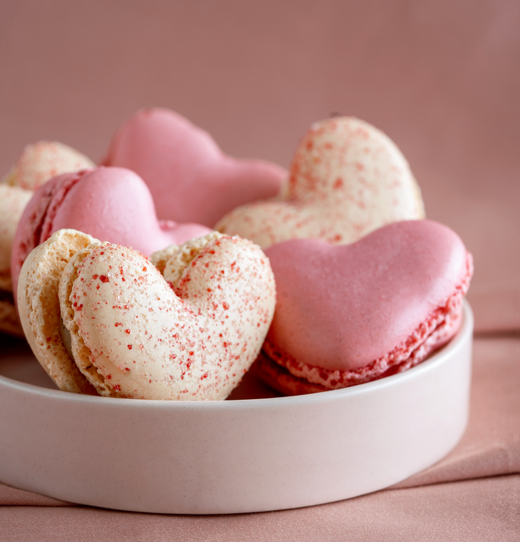 Heart Macarons Box – Le Chic Pâtissier