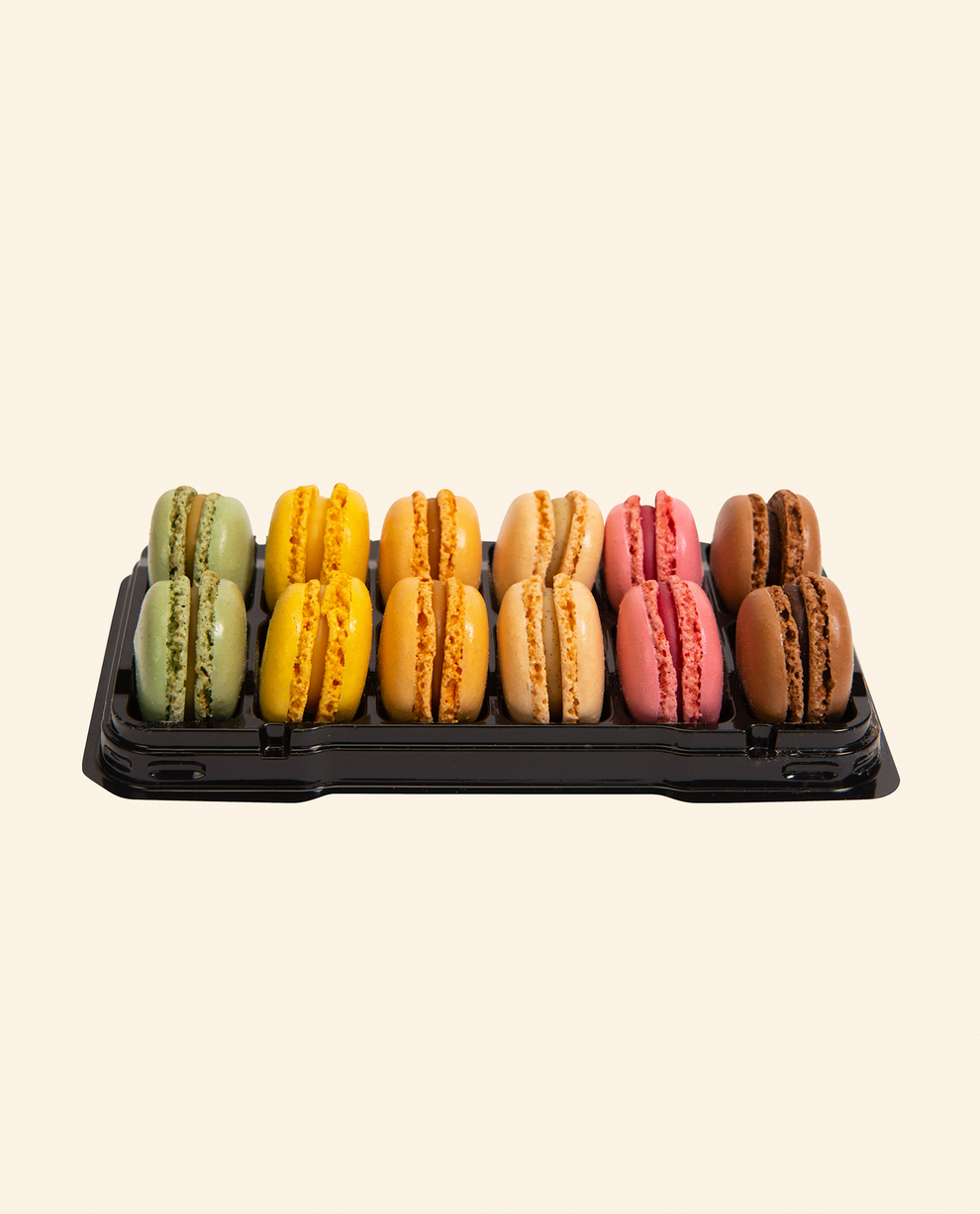 Classic Macarons Box – Le Chic Pâtissier